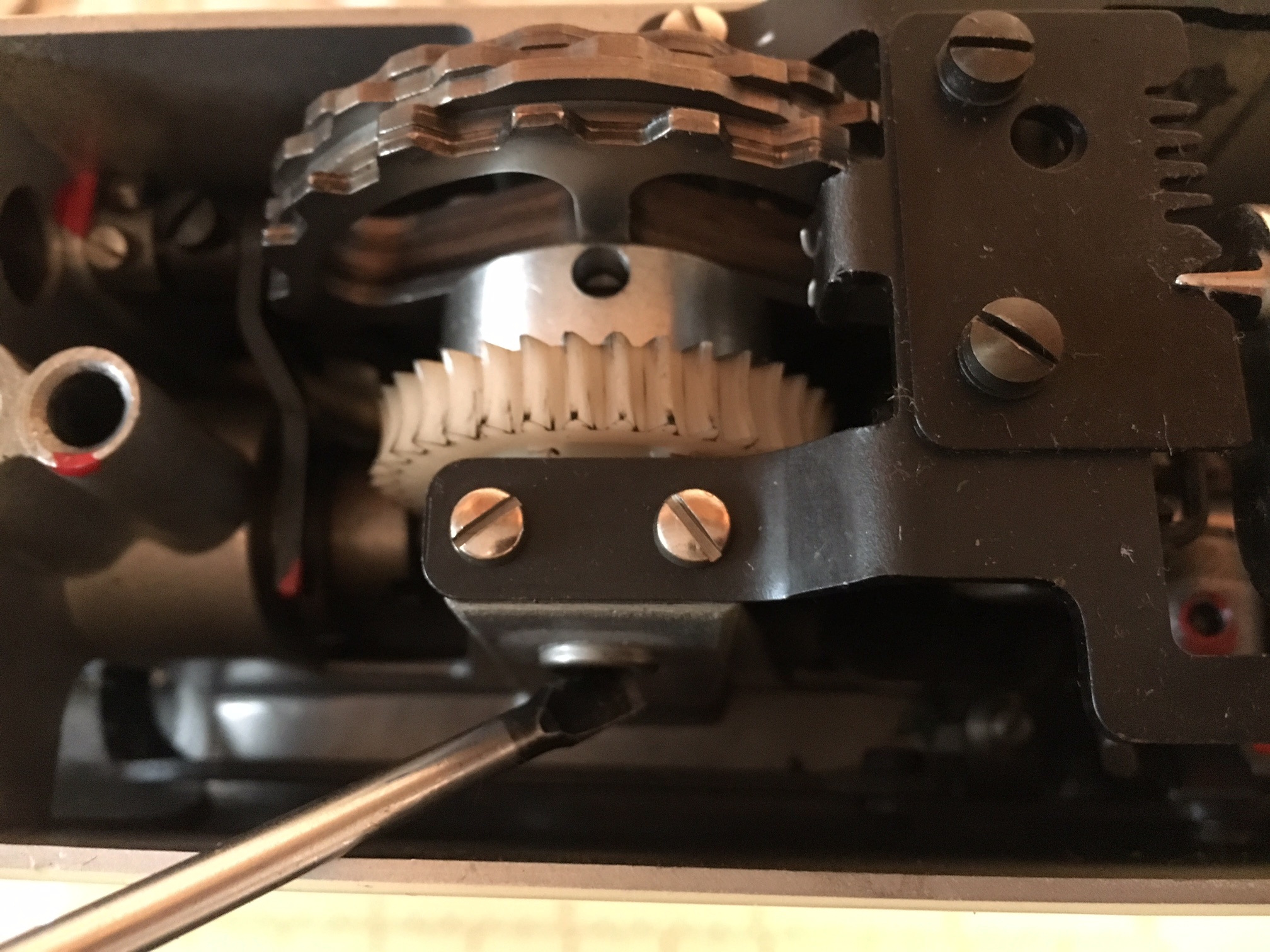 Bernina 707 cam gear replacement - thesewingmachinedoctor.co.uk